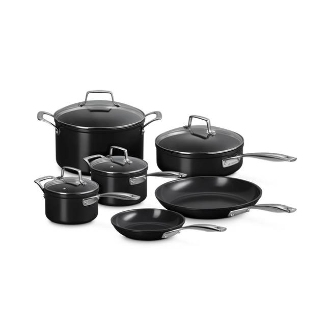 Essential Non-stick Ceramic 10-Piece Cookware Set | Le Creuset®