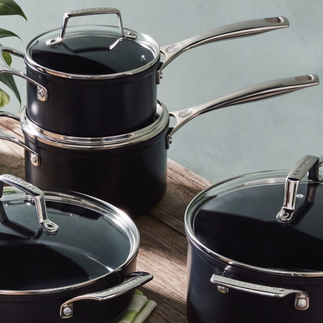Essential Nonstick Ceramic Saucepan with Glass Lid | Le Creuset®