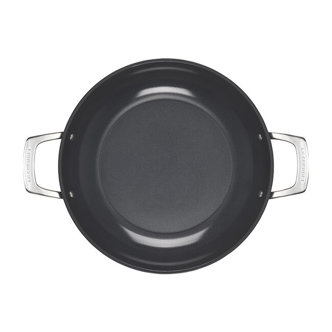 Essential Non-stick Ceramic Shallow Braiser with Glass Lid | Le Creuset®