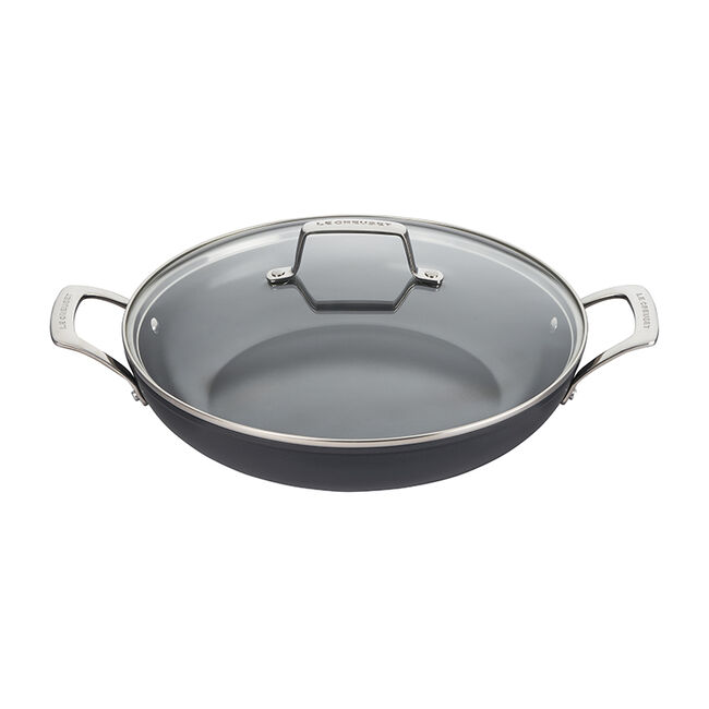 Essential Non-stick Ceramic Shallow Braiser with Glass Lid | Le Creuset®
